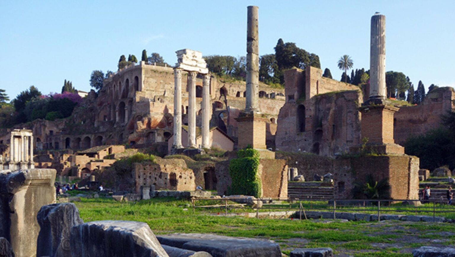 The Roman Forum: Functions and Significance in Ancient Rome