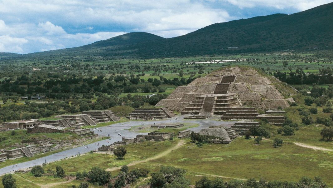 Exploring the Ancient Mayan Archaeology: Uncovering History